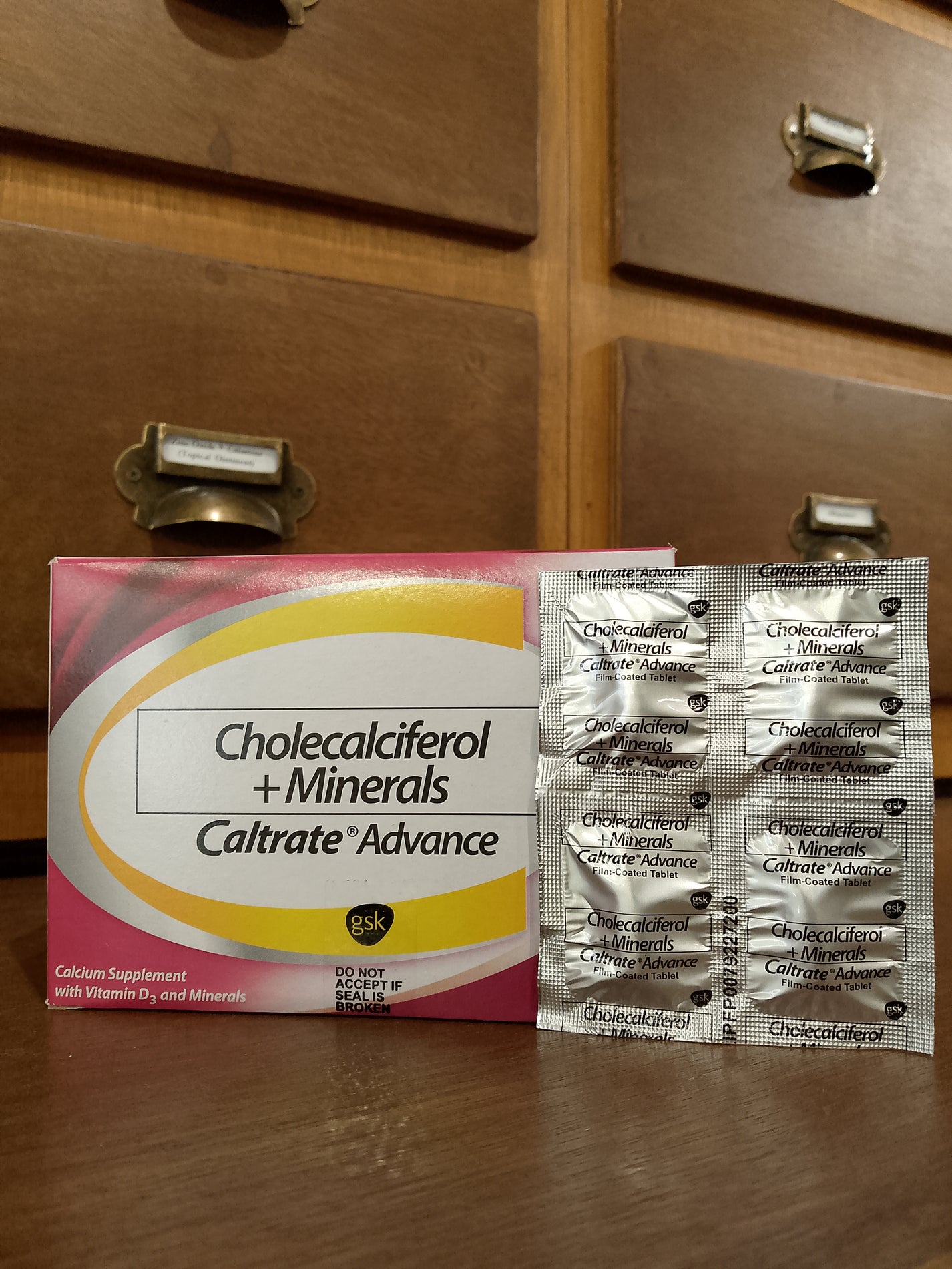 Cholecalciferol + Minerals (CALTRATE ADVANCE) Calcium 600mg / Vitamin ...