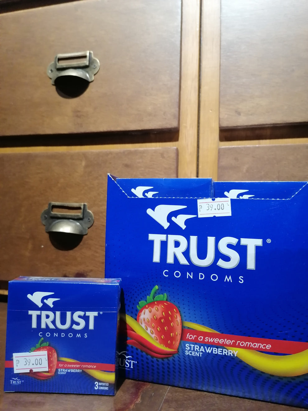 CONDOM (TRUST) STRAWBERRY – Meds for All
